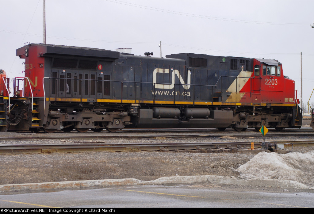 CN 2203
